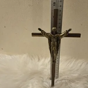 Accents | Wooden Cross With Brass Crucifix Religious Collectables ...